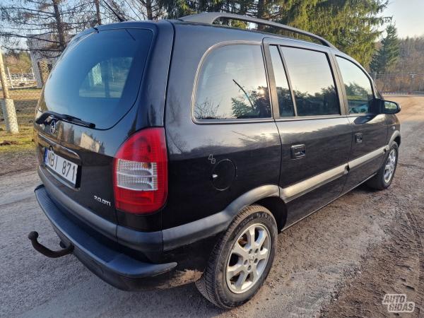 Black Opel Zafira 2003 in Ukmerge, with an engine capacity of 2.00 L and mileage of 243 thousand km for 480 €, photo 3 on AUTOMOTO.COM.LV