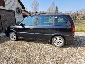 Black Opel Zafira 2003 in Prienai, with an engine capacity of 2.20 L and mileage of 384 thousand km for 400 €, photo 4 on AUTOMOTO.COM.LV