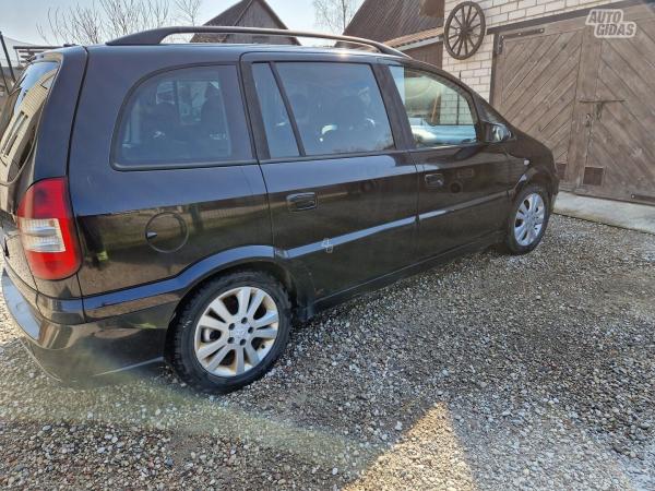 Black Opel Zafira 2003 in Prienai, with an engine capacity of 2.20 L and mileage of 384 thousand km for 400 €, photo 6 on AUTOMOTO.COM.LV