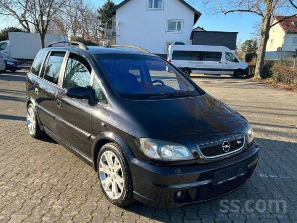 Black Opel Zafira 2003 in Riga, with an engine capacity of 2.00 L and mileage of 256 thousand km for 4190 €, photo 1 on AUTOMOTO.COM.LV
