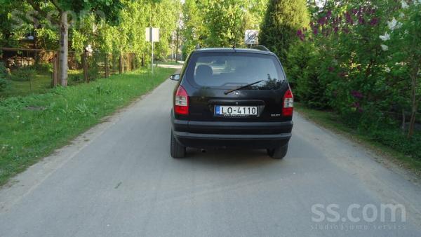 Melns Opel Zafira 2003 Rīga, ar dzinēja tilpumu 2.20 L un nobraukumu 330 tūkst. km par 1300 €, foto 5 vietnē AUTOMOTO.COM.LV