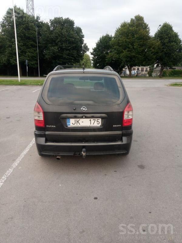 Black Opel Zafira 2003 in Liepaja, with an engine capacity of 2.20 L and mileage of 379 thousand km for 380 €, photo 4 on AUTOMOTO.COM.LV
