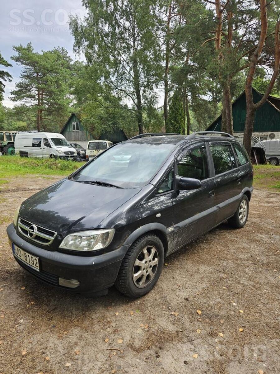 Black Opel Zafira 2003 in Riga, with an engine capacity of 1.80 L and mileage of 321 thousand km for 890 €, photo 3 on AUTOMOTO.COM.LV
