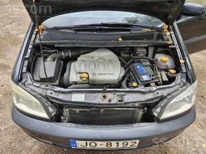 Black Opel Zafira 2003 in Riga, with an engine capacity of 1.80 L and mileage of 321 thousand km for 890 €, photo 6 on AUTOMOTO.COM.LV