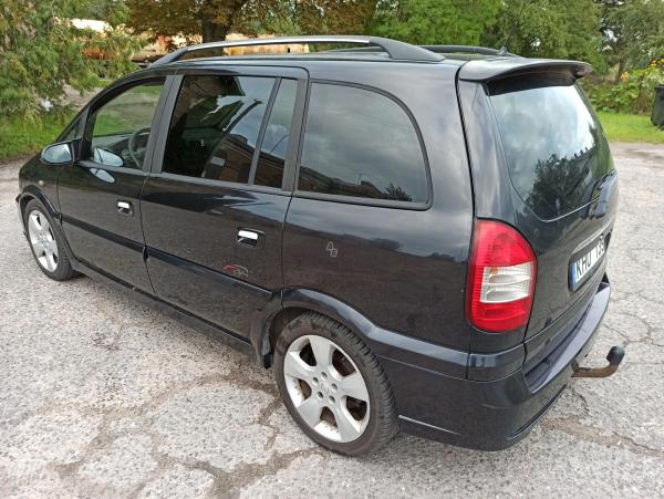 Melns Opel Zafira 2003 Viļņa, ar dzinēja tilpumu 2.20 L un nobraukumu 396 tūkst. km par 1000 €, foto 6 vietnē AUTOMOTO.COM.LV