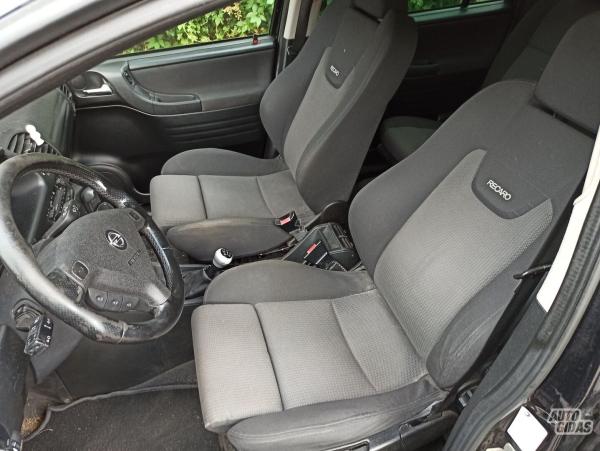 Melns Opel Zafira 2003 Viļņa, ar dzinēja tilpumu 2.20 L un nobraukumu 396 tūkst. km par 1000 €, foto 8 vietnē AUTOMOTO.COM.LV
