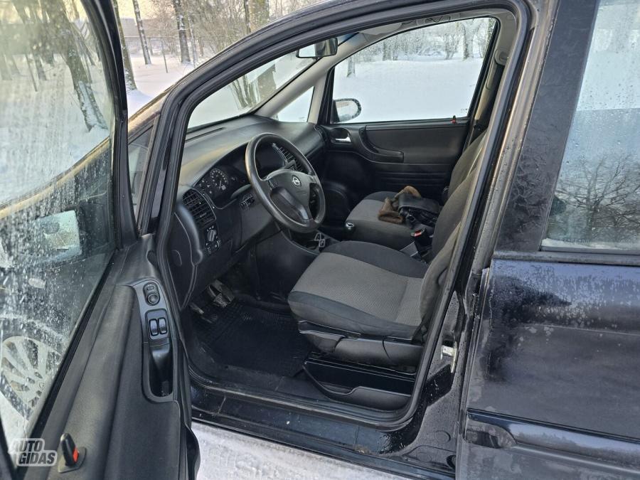 Melns Opel Zafira 2004 Radviliškis, ar dzinēja tilpumu 2.00 L un nobraukumu 329 tūkst. km par 1050 €, foto 15 vietnē AUTOMOTO.COM.LV