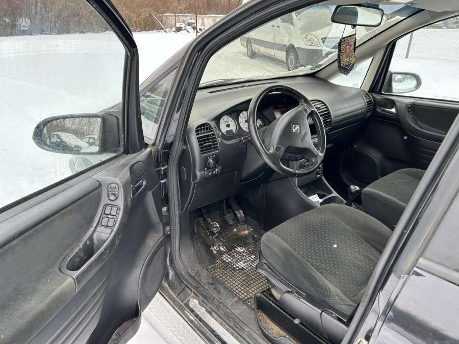 Melns Opel Zafira 2004 Vilkaviškis, ar dzinēja tilpumu 2.20 L un nobraukumu 180 tūkst. km par 950 €, foto 8 vietnē AUTOMOTO.COM.LV
