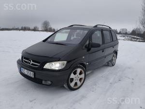 Black Opel Zafira 2004 in Ludza, with an engine capacity of 2.00 L and mileage of 302 thousand km for 990 €, photo 2 on AUTOMOTO.COM.LV