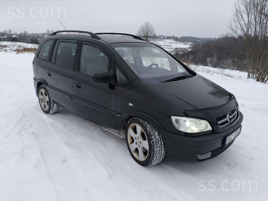 Black Opel Zafira 2004 in Ludza, with an engine capacity of 2.00 L and mileage of 302 thousand km for 990 €, photo 4 on AUTOMOTO.COM.LV