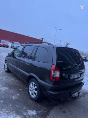 Black Opel Zafira 2004 in Klaipeda, with an engine capacity of 2.00 L and mileage of 314 thousand km for 1150 €, photo 4 on AUTOMOTO.COM.LV