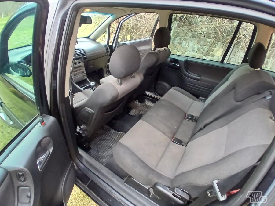 Melns Opel Zafira 2004 Kazlų Rūda, ar dzinēja tilpumu 2.20 L un nobraukumu 270 tūkst. km par 750 €, foto 13 vietnē AUTOMOTO.COM.LV