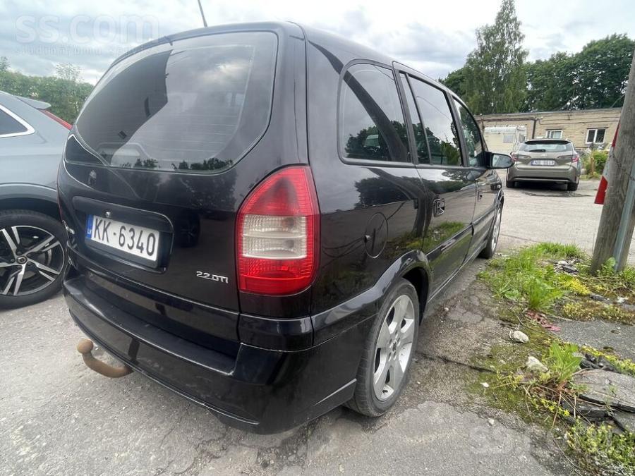 Melns Opel Zafira 2004 Rīga, ar dzinēja tilpumu 2.20 L un nobraukumu 342 tūkst. km par 1350 €, foto 5 vietnē AUTOMOTO.COM.LV