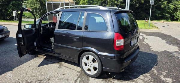 Black Opel Zafira 2004 in Vilnius, with an engine capacity of 1.80 L and mileage of 257 thousand km for 1200 €, photo 3 on AUTOMOTO.COM.LV