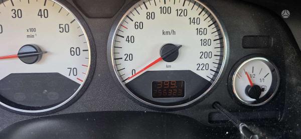 Black Opel Zafira 2004 in Vilnius, with an engine capacity of 1.80 L and mileage of 257 thousand km for 1200 €, photo 10 on AUTOMOTO.COM.LV