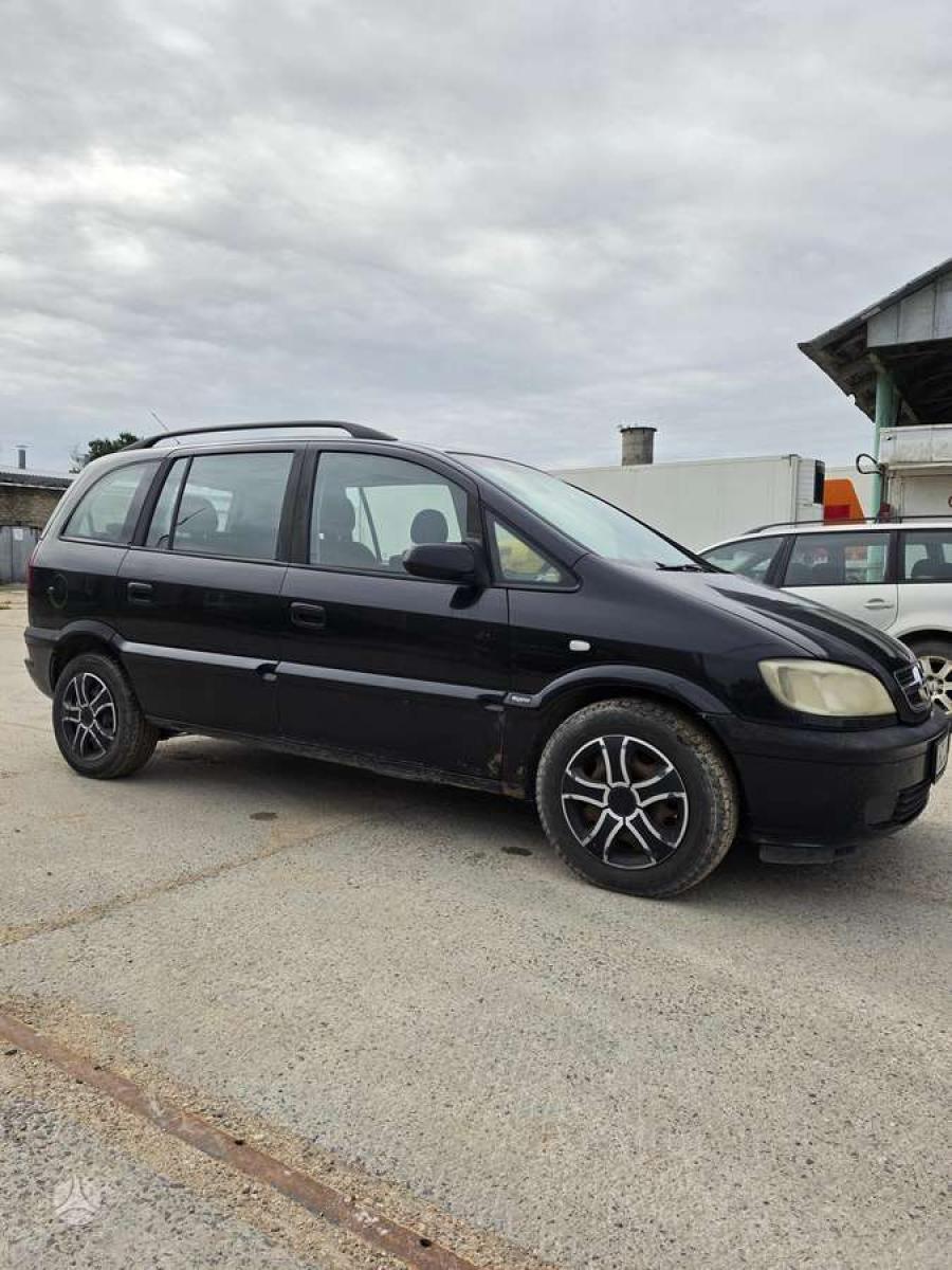 Melns Opel Zafira 2004 Plungė, ar dzinēja tilpumu 2.20 L un nobraukumu 405 tūkst. km par 900 €, foto 3 vietnē AUTOMOTO.COM.LV