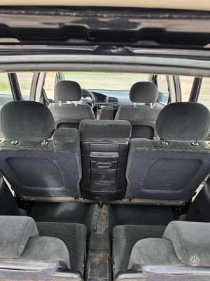 Melns Opel Zafira 2004 Plungė, ar dzinēja tilpumu 2.20 L un nobraukumu 405 tūkst. km par 900 €, foto 10 vietnē AUTOMOTO.COM.LV