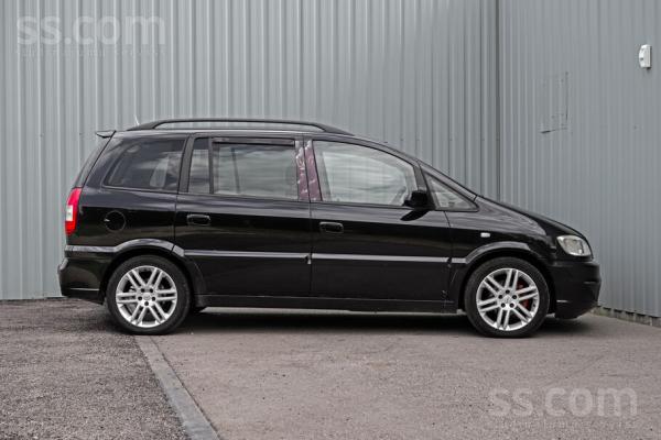 Black Opel Zafira 2004 in Ogre, with an engine capacity of 2.00 L and mileage of 306 thousand km for 2250 €, photo 5 on AUTOMOTO.COM.LV