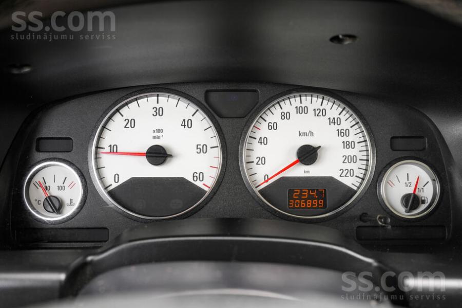 Melns Opel Zafira 2004 Ogre, ar dzinēja tilpumu 2.00 L un nobraukumu 306 tūkst. km par 2250 €, foto 20 vietnē AUTOMOTO.COM.LV