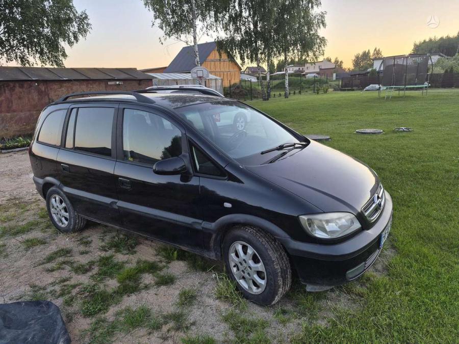 Melns Opel Zafira 2004 Viļņa, ar dzinēja tilpumu 2.00 L un nobraukumu 385 tūkst. km par 990 €, foto 1 vietnē AUTOMOTO.COM.LV