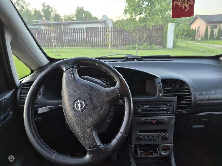 Melns Opel Zafira 2004 Viļņa, ar dzinēja tilpumu 2.00 L un nobraukumu 385 tūkst. km par 990 €, foto 6 vietnē AUTOMOTO.COM.LV