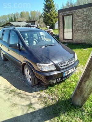 Melns Opel Zafira 2004 Ogre, ar dzinēja tilpumu 2.00 L un nobraukumu 255 tūkst. km par 1300 €, foto  vietnē AUTOMOTO.COM.LV