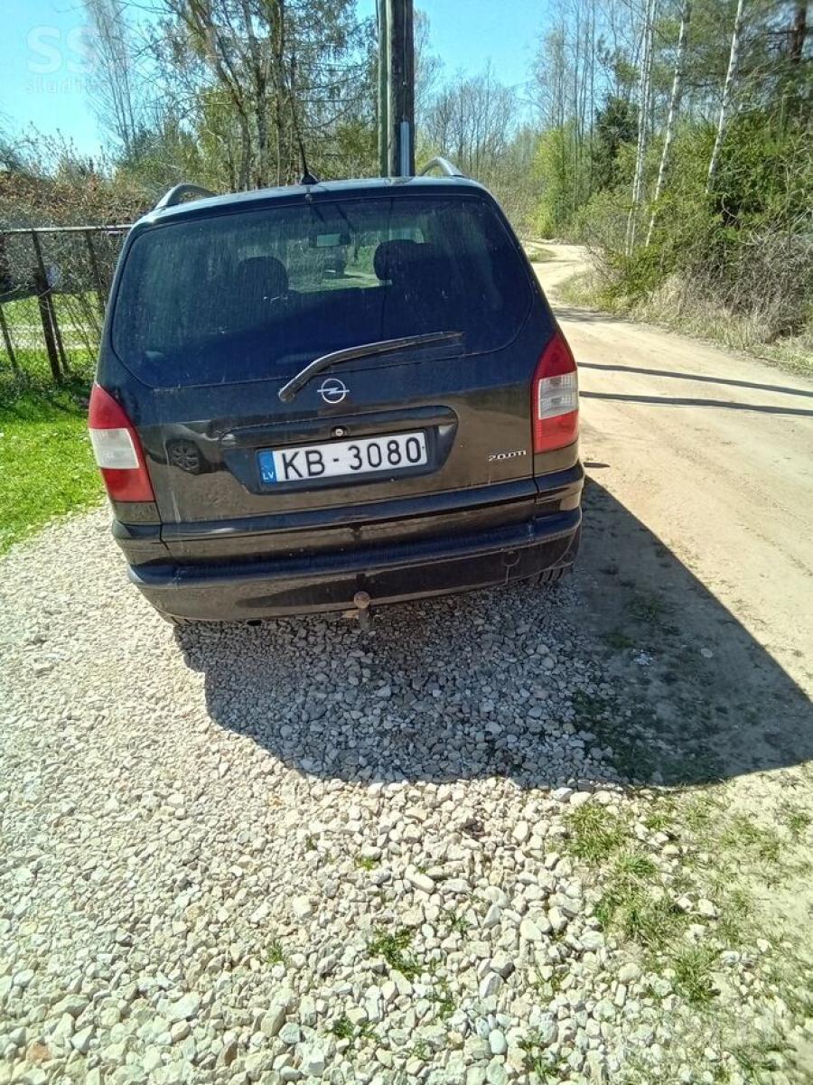Black Opel Zafira 2004 in Ogre, with an engine capacity of 2.00 L and mileage of 255 thousand km for 1300 €, photo 5 on AUTOMOTO.COM.LV