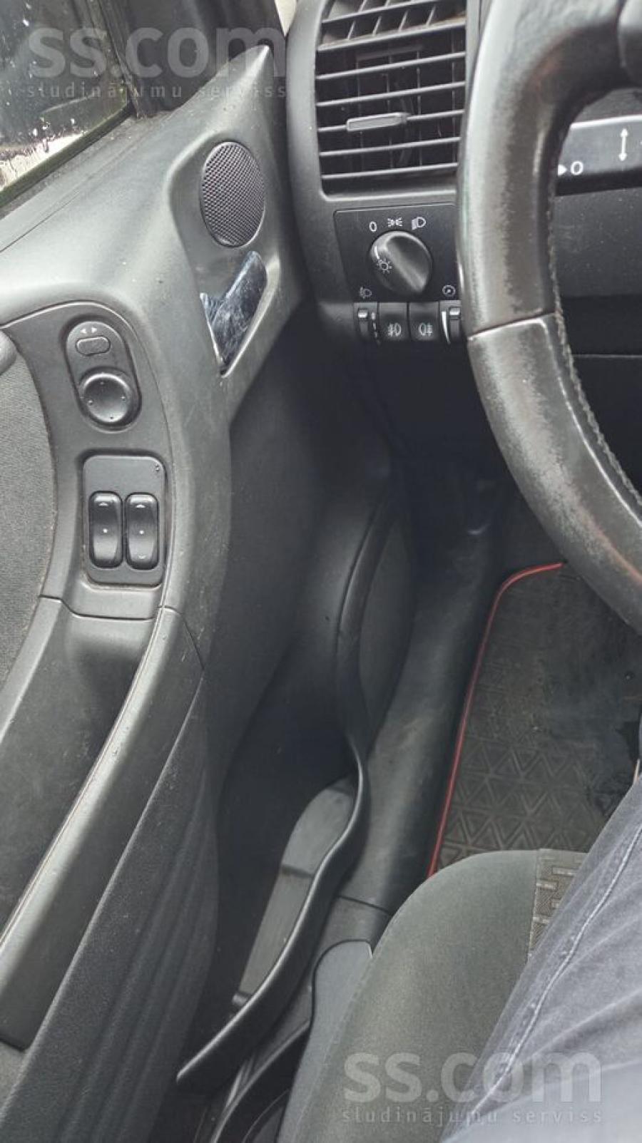 Melns Opel Zafira 2004 Valmiera, ar dzinēja tilpumu 1.80 L un nobraukumu 229 tūkst. km par 2300 €, foto 13 vietnē AUTOMOTO.COM.LV