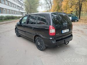 Black Opel Zafira 2004 in Riga, with an engine capacity of 2.20 L and mileage of 343 thousand km for 1300 €, photo 4 on AUTOMOTO.COM.LV
