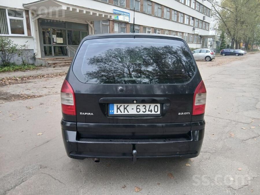 Black Opel Zafira 2004 in Riga, with an engine capacity of 2.20 L and mileage of 343 thousand km for 1300 €, photo 5 on AUTOMOTO.COM.LV