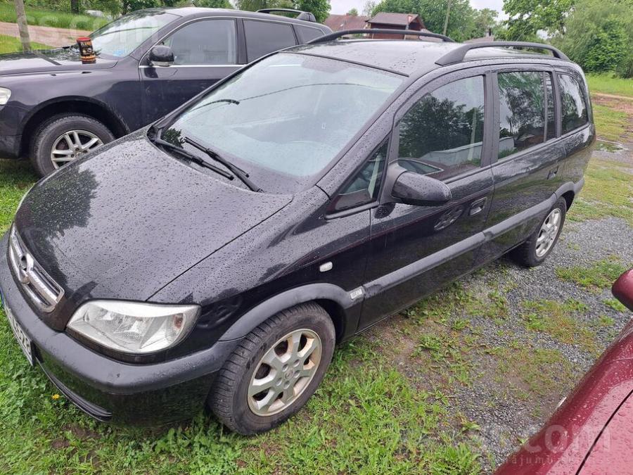 Black Opel Zafira 2005 in Valmiera, with an engine capacity of 2.00 L and mileage of 266 thousand km for 2000 €, photo 1 on AUTOMOTO.COM.LV