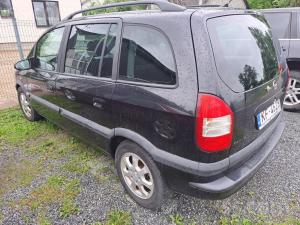 Black Opel Zafira 2005 in Valmiera, with an engine capacity of 2.00 L and mileage of 266 thousand km for 2000 €, photo 2 on AUTOMOTO.COM.LV