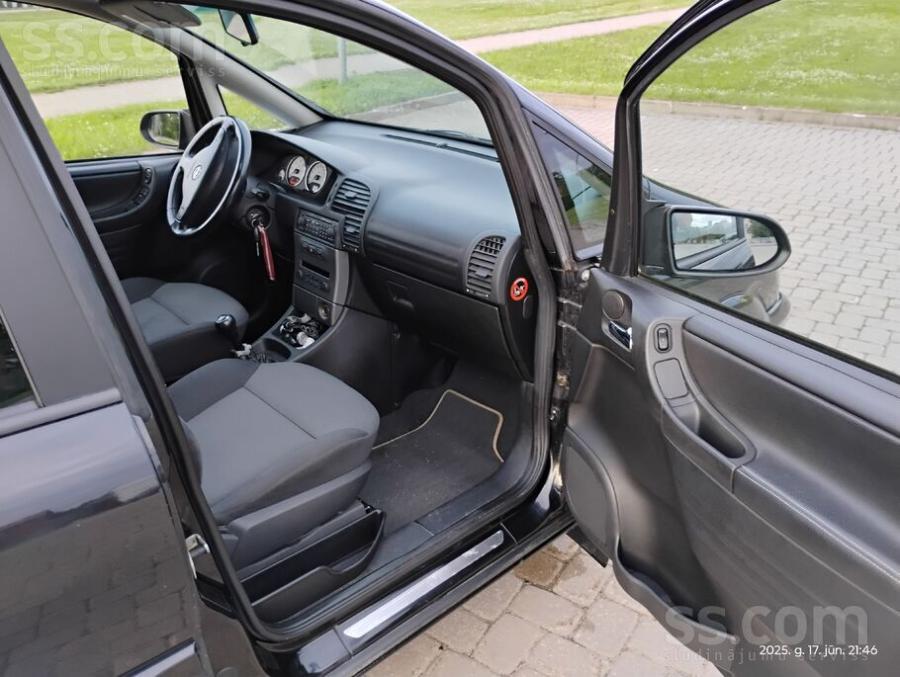 Melns Opel Zafira 2005 Cēsis, ar dzinēja tilpumu 2.20 L un nobraukumu 239 tūkst. km par 1250 €, foto 16 vietnē AUTOMOTO.COM.LV