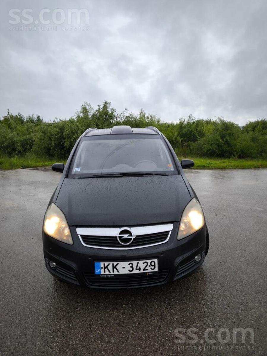 Black Opel Zafira 2005 in Riga, with an engine capacity of 1.90 L and mileage of 340 thousand km for 1900 €, photo 1 on AUTOMOTO.COM.LV