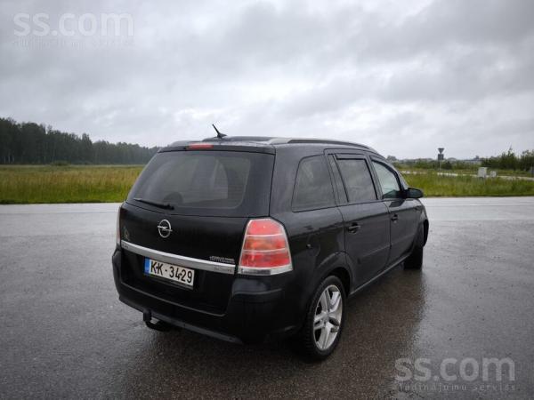 Black Opel Zafira 2005 in Riga, with an engine capacity of 1.90 L and mileage of 340 thousand km for 1900 €, photo 3 on AUTOMOTO.COM.LV