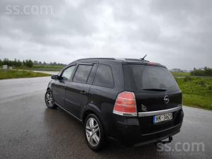 Black Opel Zafira 2005 in Riga, with an engine capacity of 1.90 L and mileage of 340 thousand km for 1900 €, photo 4 on AUTOMOTO.COM.LV