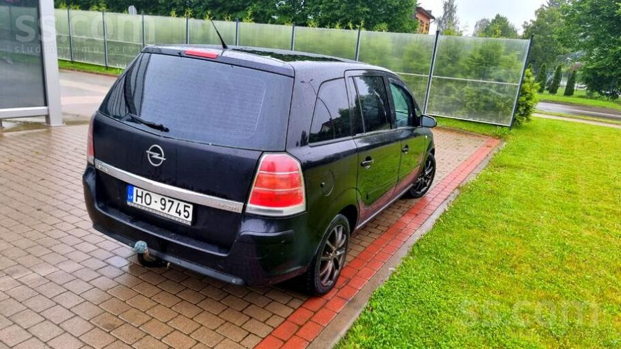 Melns Opel Zafira 2005 Cēsis, ar dzinēja tilpumu 1.90 L un nobraukumu 472 tūkst. km par 1350 €, foto 5 vietnē AUTOMOTO.COM.LV