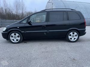 Melns Opel Zafira 2005 Kauņa, ar dzinēja tilpumu 2.00 L un nobraukumu 300 tūkst. km par 1300 €, foto 3 vietnē AUTOMOTO.COM.LV