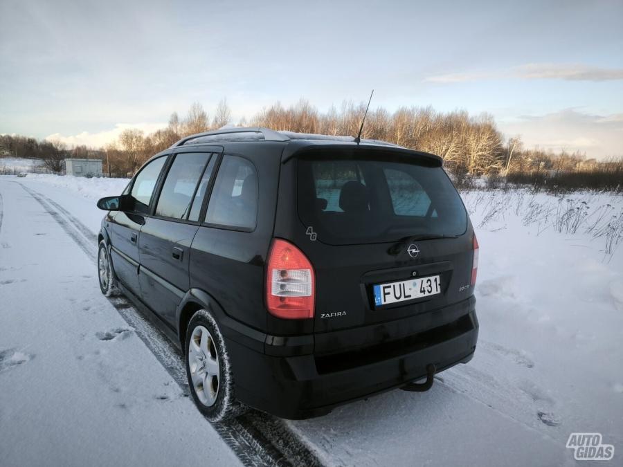 Melns Opel Zafira 2005 Telšiai, ar dzinēja tilpumu 2.20 L un nobraukumu 300 tūkst. km par 900 €, foto 5 vietnē AUTOMOTO.COM.LV