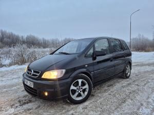 Black Opel Zafira 2005 in Siauliai, with an engine capacity of 2.20 L and mileage of 292 thousand km for 1050 €, photo  on AUTOMOTO.COM.LV