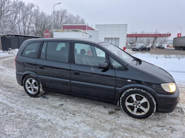 Black Opel Zafira 2005 in Siauliai, with an engine capacity of 2.20 L and mileage of 292 thousand km for 1050 €, photo 6 on AUTOMOTO.COM.LV