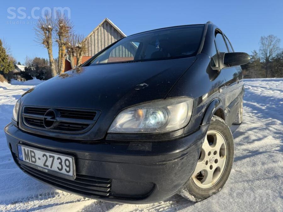 Black Opel Zafira 2005 in Cesis, with an engine capacity of 2.20 L and mileage of 380 thousand km for 1200 €, photo 1 on AUTOMOTO.COM.LV
