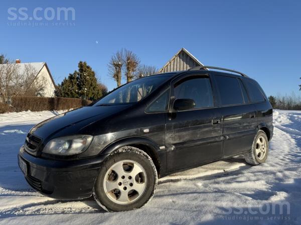 Black Opel Zafira 2005 in Cesis, with an engine capacity of 2.20 L and mileage of 380 thousand km for 1200 €, photo 2 on AUTOMOTO.COM.LV