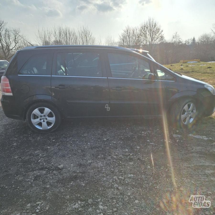 Melns Opel Zafira 2005 Širvintos, ar dzinēja tilpumu 1.90 L un nobraukumu 400 tūkst. km par 950 €, foto 1 vietnē AUTOMOTO.COM.LV