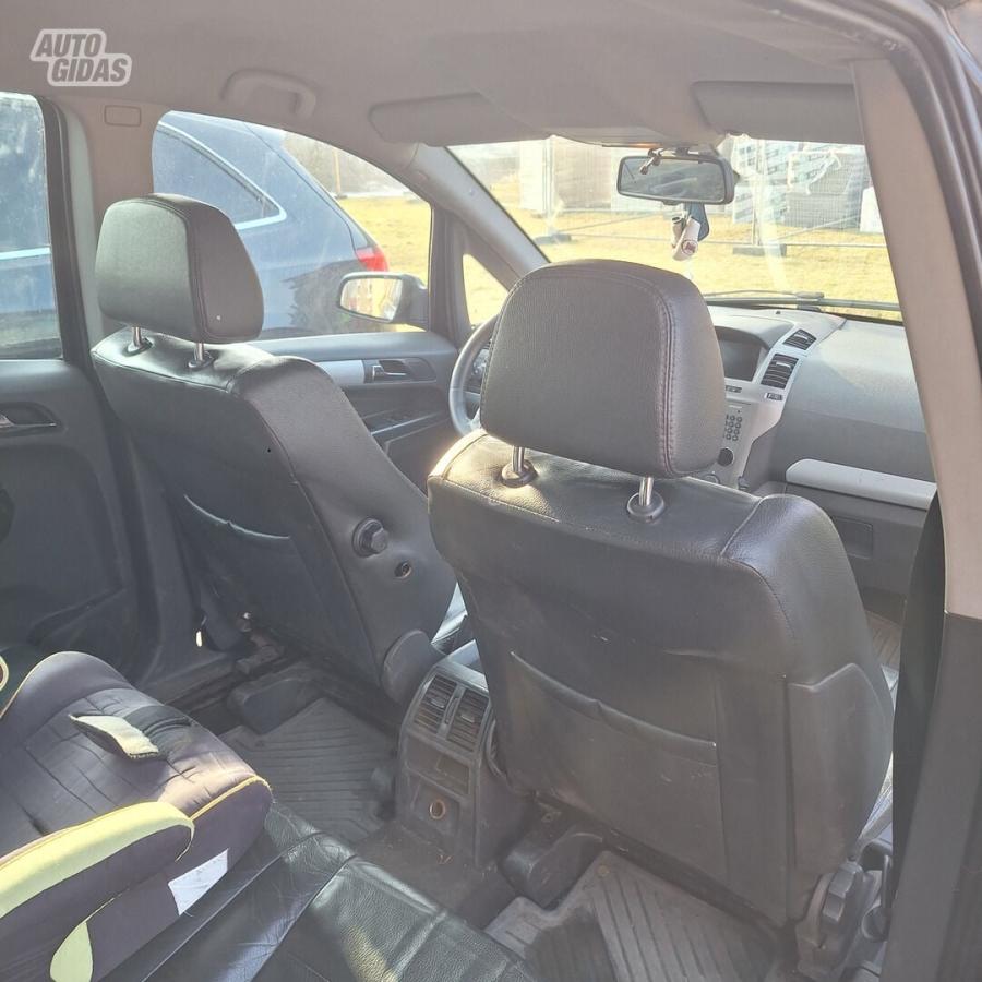 Melns Opel Zafira 2005 Širvintos, ar dzinēja tilpumu 1.90 L un nobraukumu 400 tūkst. km par 950 €, foto 7 vietnē AUTOMOTO.COM.LV