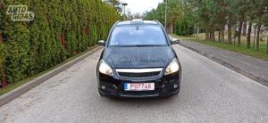 Black Opel Zafira 2005 in Vilnius, with an engine capacity of 1.90 L and mileage of 290 thousand km for 2950 €, photo 3 on AUTOMOTO.COM.LV