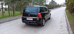 Black Opel Zafira 2005 in Vilnius, with an engine capacity of 1.90 L and mileage of 290 thousand km for 2950 €, photo 5 on AUTOMOTO.COM.LV