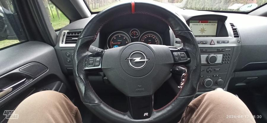 Black Opel Zafira 2005 in Vilnius, with an engine capacity of 1.90 L and mileage of 290 thousand km for 2950 €, photo 9 on AUTOMOTO.COM.LV