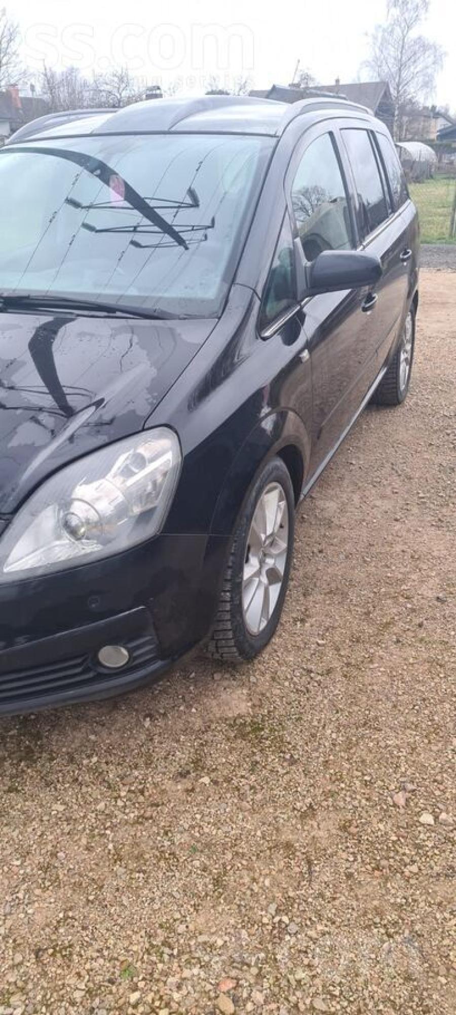 Melns Opel Zafira 2005 Jelgava, ar dzinēja tilpumu 1.90 L un nobraukumu 318 tūkst. km par 1250 €, foto 3 vietnē AUTOMOTO.COM.LV
