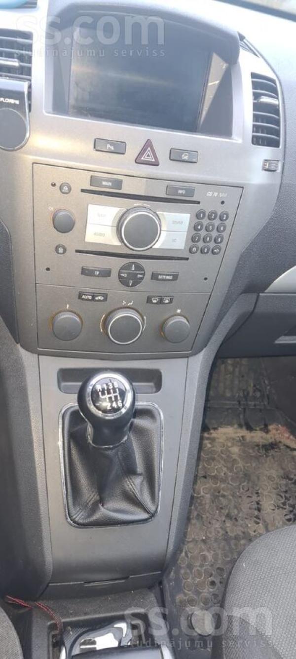 Melns Opel Zafira 2005 Jelgava, ar dzinēja tilpumu 1.90 L un nobraukumu 318 tūkst. km par 1250 €, foto 8 vietnē AUTOMOTO.COM.LV